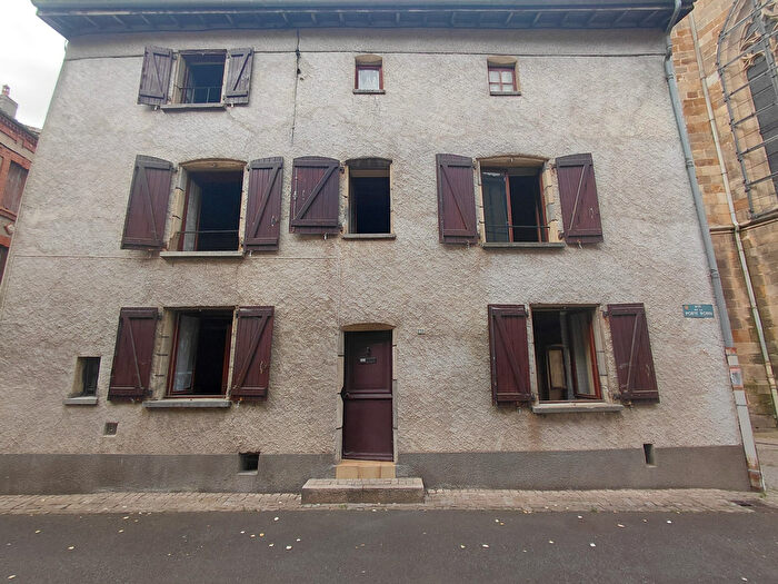 Maison 6 pièces à Vic-le-Comte, à vendre