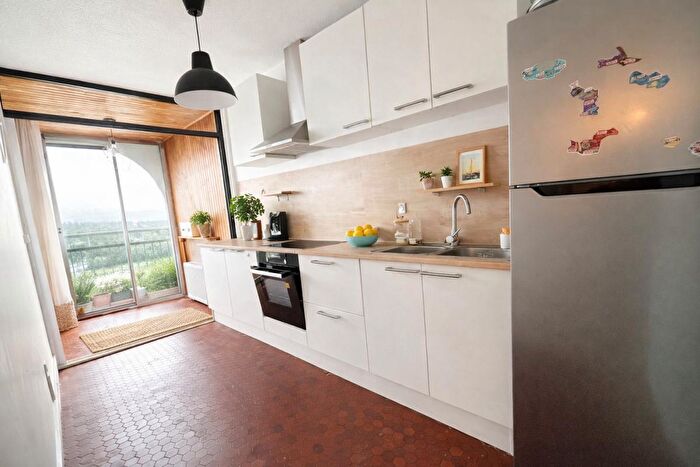 Appartement à louer - Talence, Thouars, Bijou, Raba - 4 pièces - 3 chambres