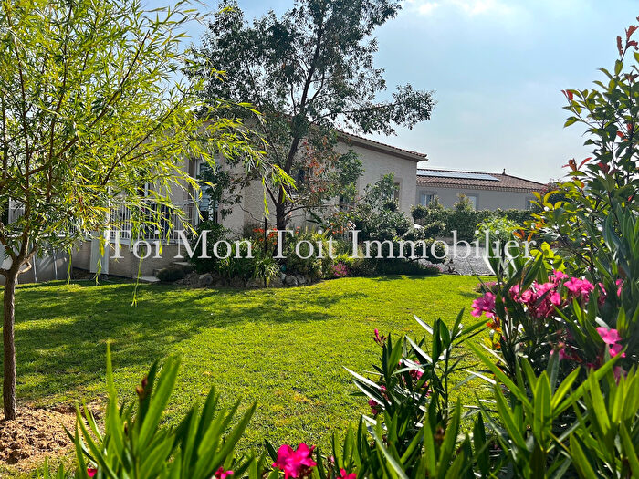 Maison à vendre - Vic-le-Fesq - 4 pièces - 3 chambres