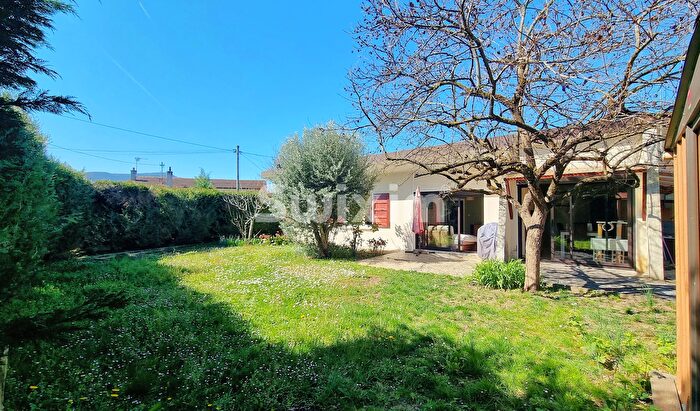 Maison 5 pièces à Ville-la-Grand, à vendre