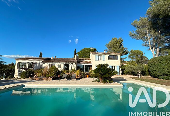 Maison à vendre - Roquebrune-sur-Argens, La Bouverie - 6 pièces - 4 chambres