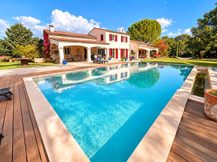 Maison 8 pièces à vendre à Trets