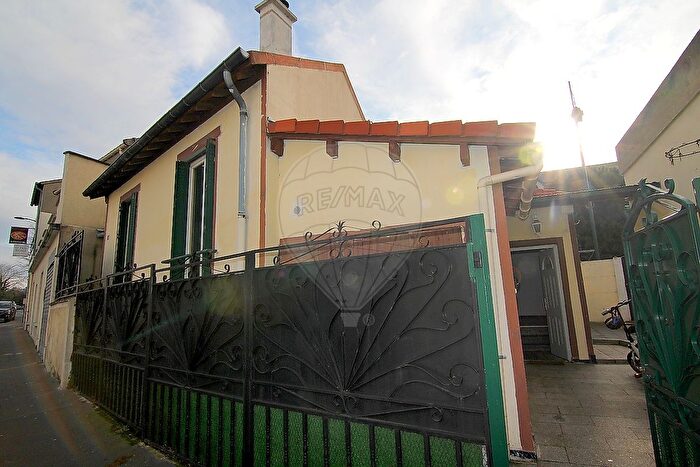 Maison à vendre - Colombes, Europe - 4 pièces - 2 chambres