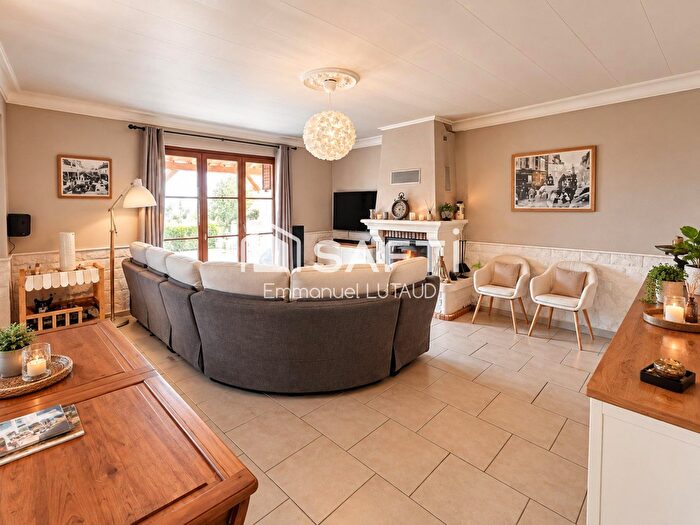 Maison 5 pièces à vendre à Montigny-le-Gannelon