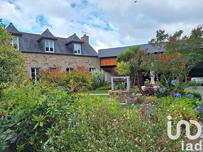 Maison à vendre - Guingamp - 5 pièces - 4 chambres