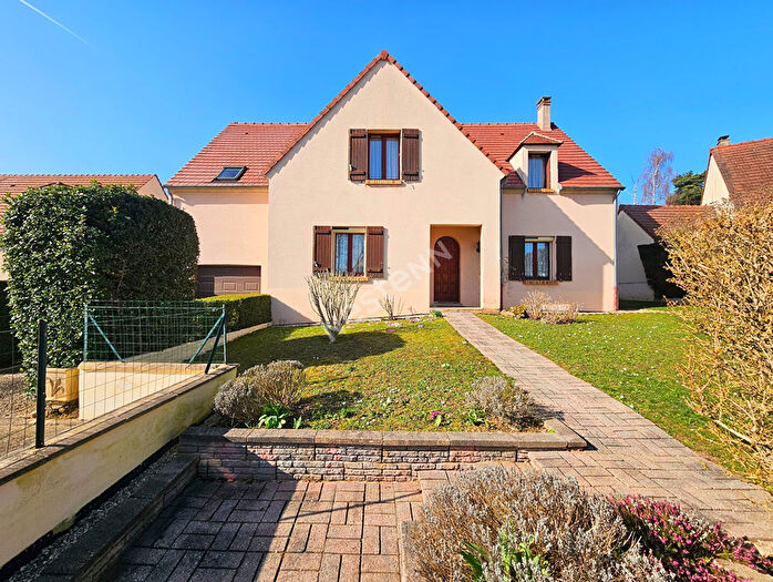 Maison à vendre - Marines - 7 pièces - 5 chambres