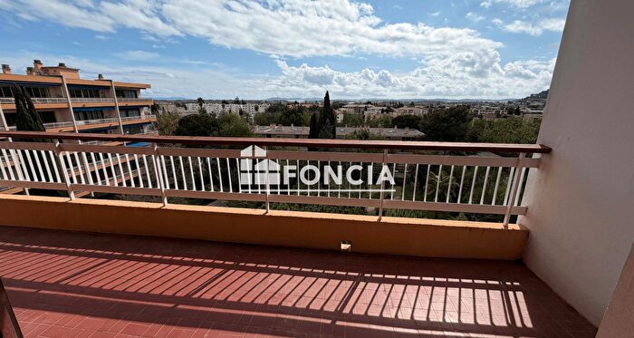 Appartement à vendre - Hyères, Centre-ville - 3 pièces - 2 chambres