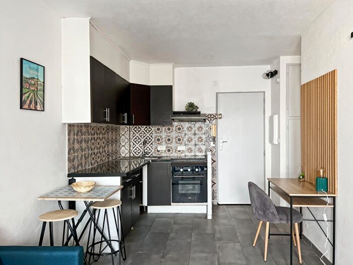 Appartement à vendre - Fréjus, Centre-ville - 2 pièces - 1 chambre