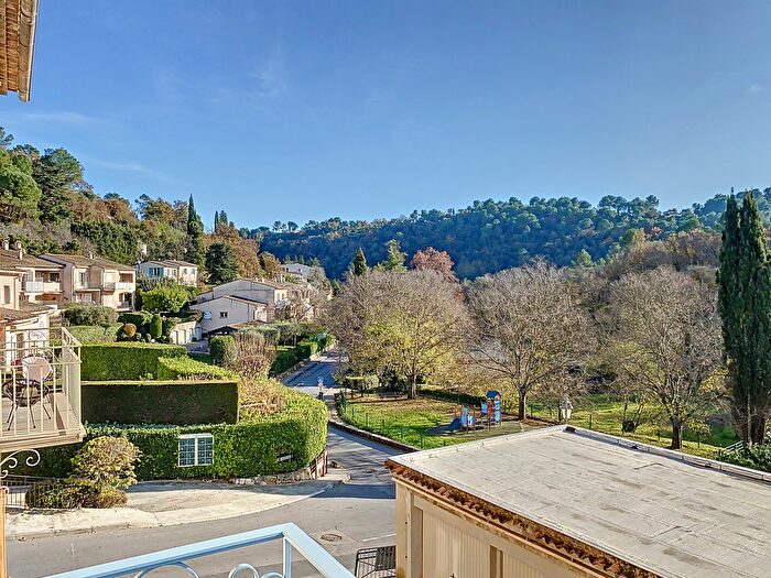 Appartement à louer - Valbonne, Village - 2 pièces - 1 chambre