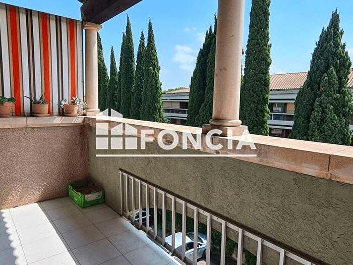 Appartement à louer - Argensol, Orange - 3 pièces - 2 chambres