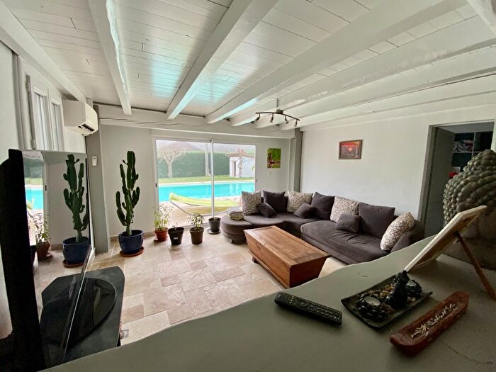 Maisons à vendre et appartements à louer - 1