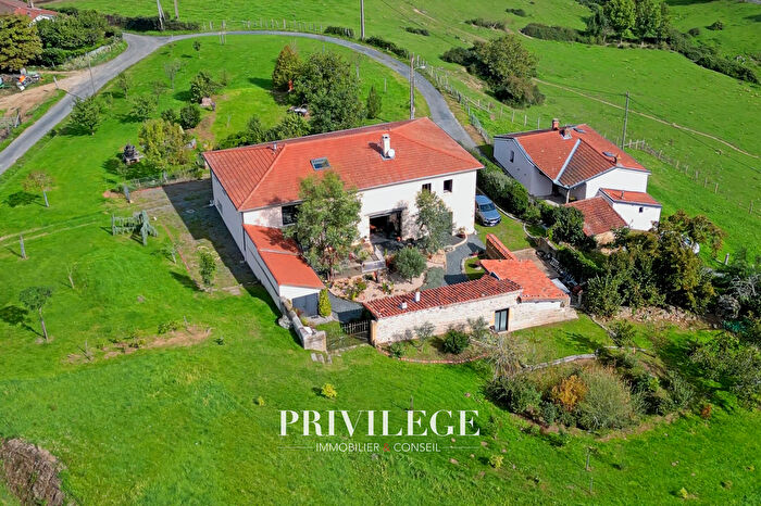 Maison à vendre - Sourcieux-les-Mines - 6 pièces - 5 chambres