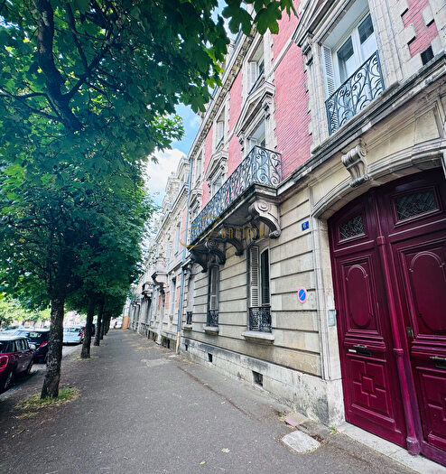 Bourges, Centre-ville, Charlet, Lahitolle, Pignoux, Sembat : Appartement 5 pièces à vendre