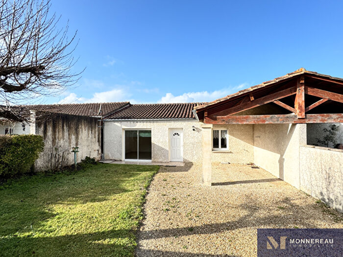 Maison à vendre - Barbezieux-Saint-Hilaire - 4 pièces - 3 chambres