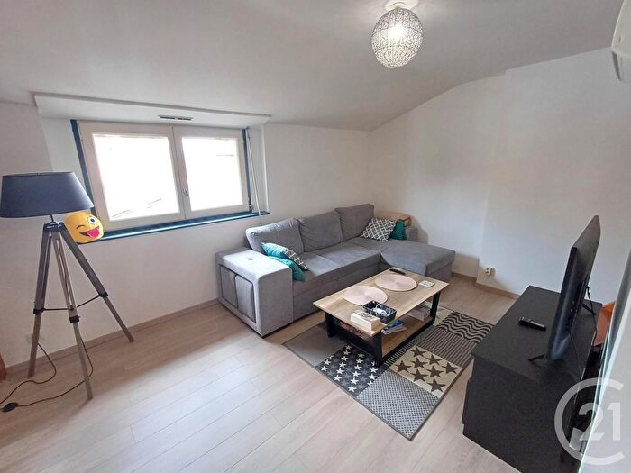 Appartement à louer - Rodez, Centre historique, Vieux-Rodez - 2 pièces - 1 chambre