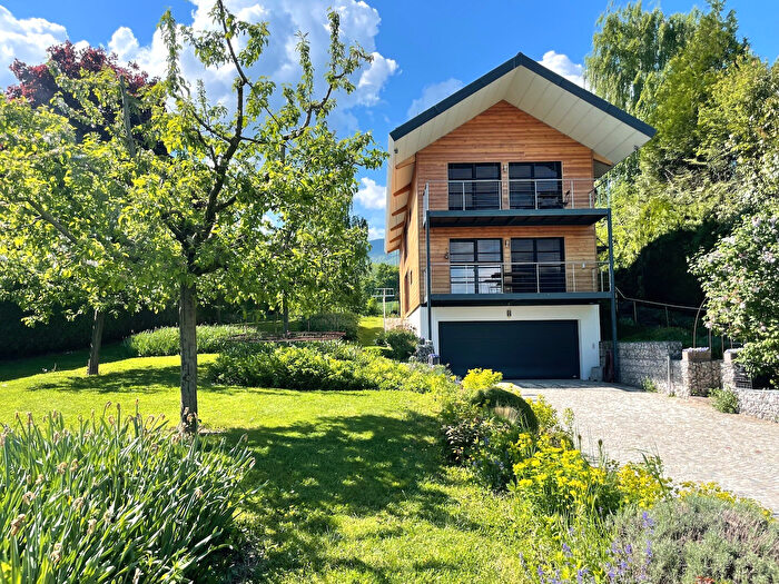 Divonne-les-Bains : Maison 8 pièces à vendre