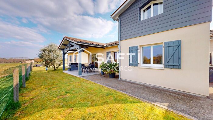 Maison à vendre - Bayas - 6 pièces - 4 chambres