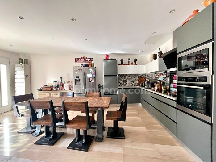 Maison à vendre - Aigues-Mortes - 5 pièces - 3 chambres