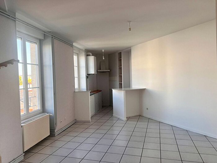 Appartement à louer - Colbert-Chaussade, Nevers - 2 pièces - 1 chambre