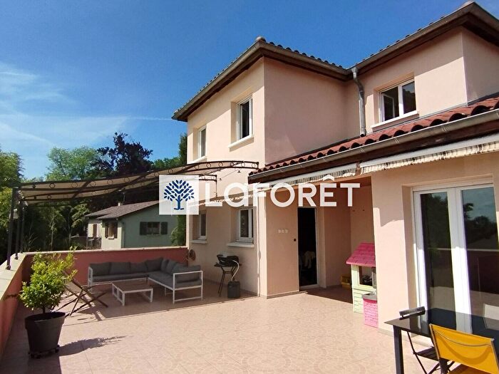 Maison à louer - Est, Miribel - 6 pièces - 4 chambres