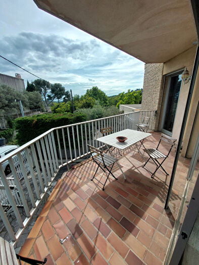 Maison à louer - Les Angles - 6 pièces - 4 chambres