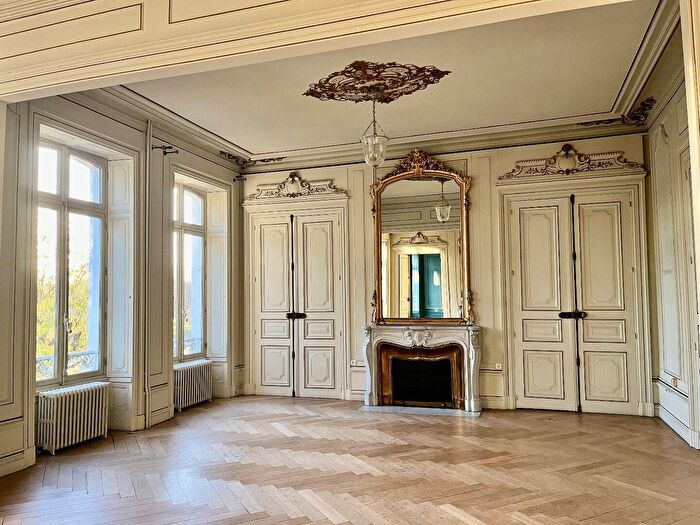 Maison à louer - Jarnac - 10 pièces - 7 chambres