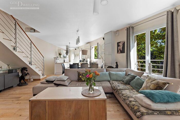 Suresnes, République - Maison 6 pièces à vendre