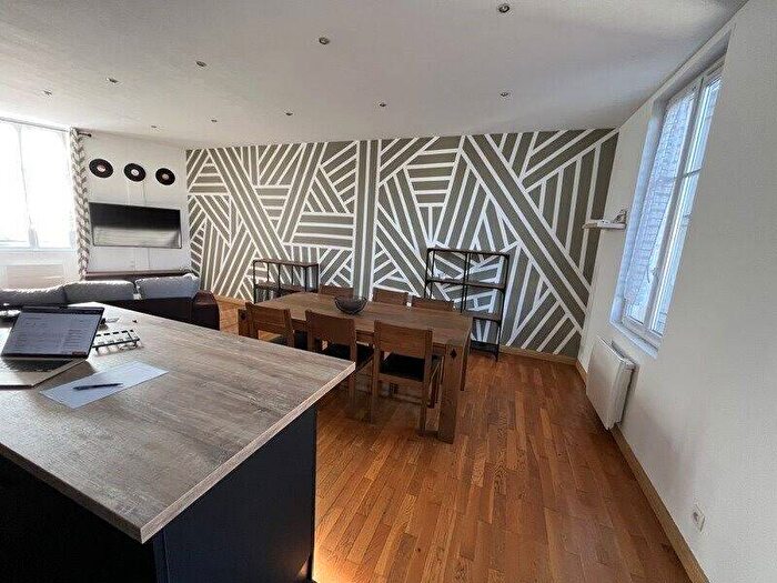 Appartement à louer - Champ de Mars-Bussatte-Victor Hugo, Angoulême - 3 pièces - 2 chambres