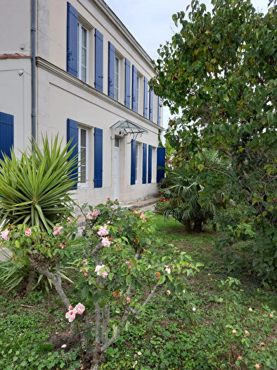 Tonnay-Charente : Maison 8 pièces à vendre