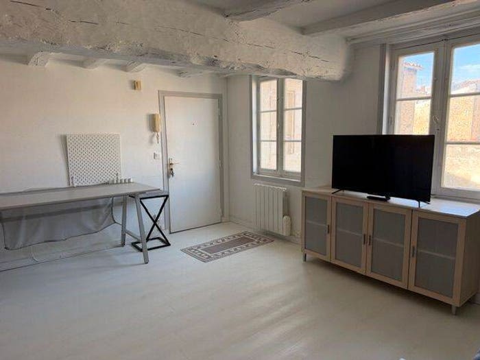 Centre Ville, Niort : Appartement 1 pièce à louer