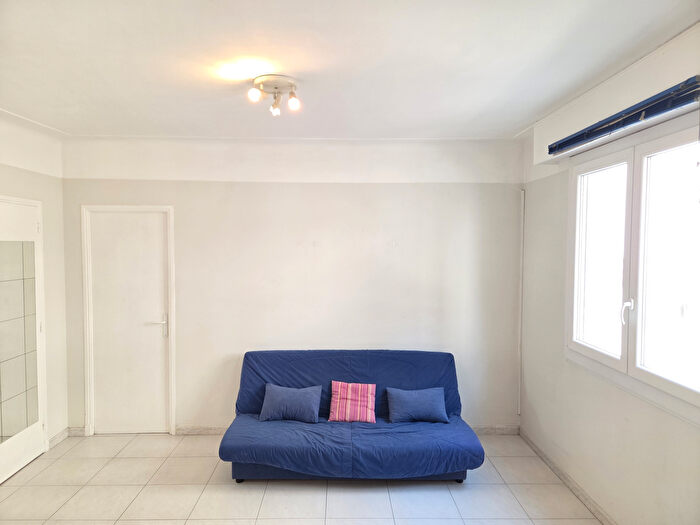 Nice, Madeleine : Appartement 2 pièces à vendre