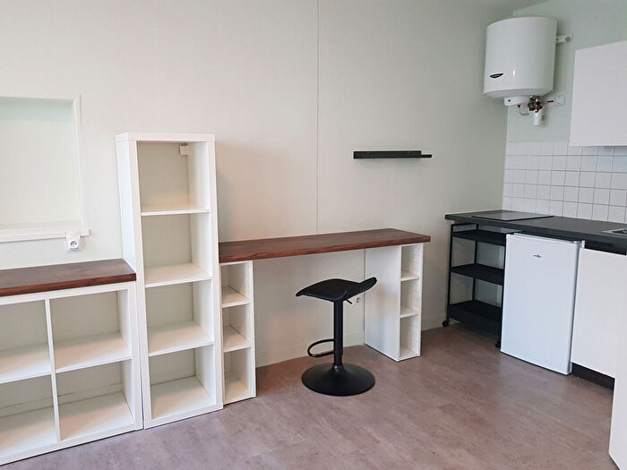 Appartement à louer - Caen, Saint-Jean Etudes, Saint-Gilles - 1 pièce