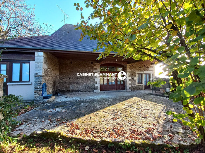 Maison à vendre - Semur-en-Auxois - 9 pièces - 5 chambres