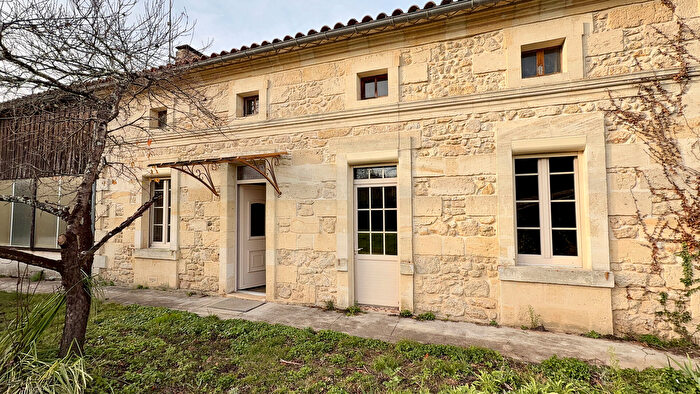 Maison à vendre - Saint-Seurin-sur-lIsle - 5 pièces - 3 chambres