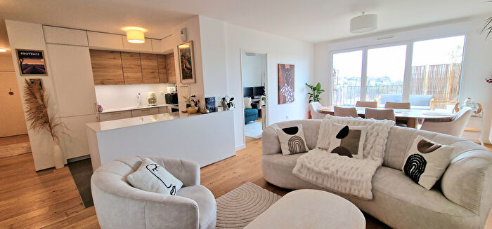 Appartement à vendre - Rueil-Malmaison, Rueil sur Seine - 4 pièces - 3 chambres