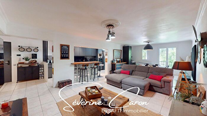 Brignoles, Centre-ville, Vieille ville : Appartement 4 pièces à vendre