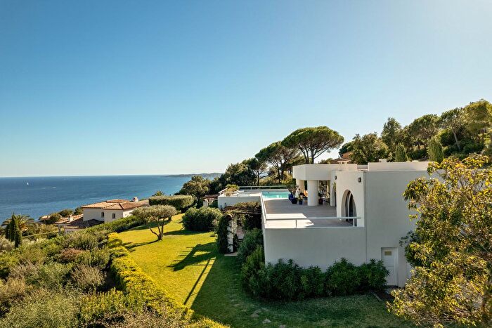 Maison à vendre - Sainte-Maxime, Saquèdes, Quilladou, Garonnette, Golfe - 6 pièces - 5 chambres