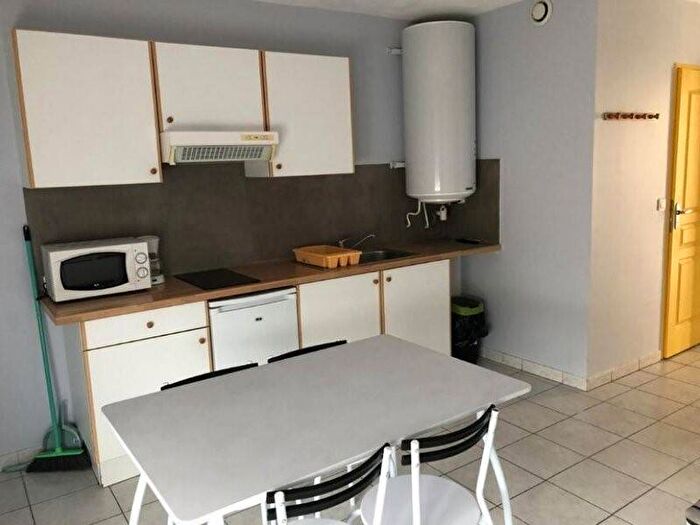 Appartement à louer - Salon-de-Provence - 2 pièces - 1 chambre