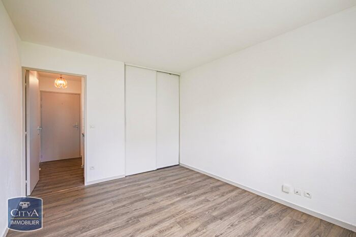 Maisons à vendre et appartements à louer - 1