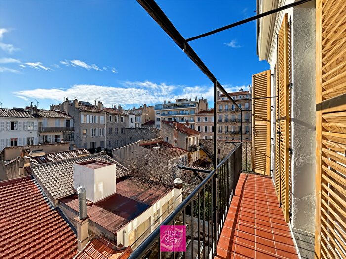 Appartement à vendre - Marseille e , Castellane - 4 pièces - 3 chambres