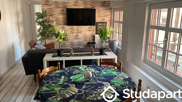 Appartement à louer - Vieux Marché-Cathédrale, Rouen - 1 pièce - 4 chambres