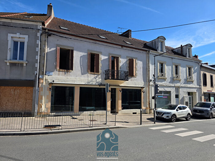 Maison à vendre - Saint-Éloy-les-Mines - 6 pièces - 4 chambres