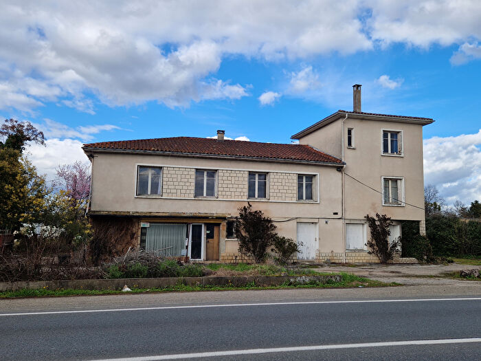 Maison 15 pièces à Bias, à vendre