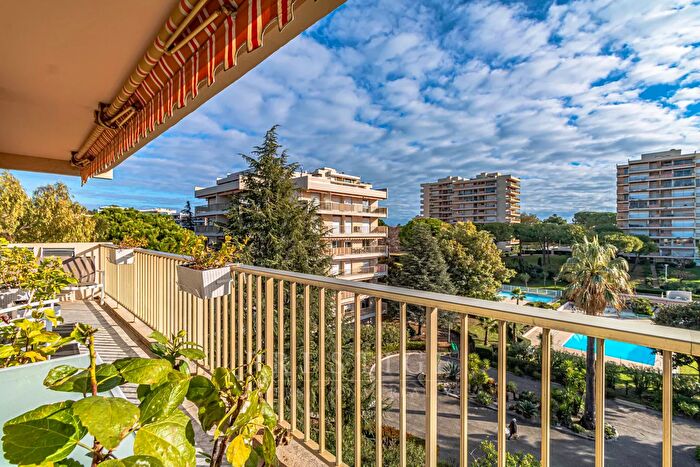 Appartement à vendre - Antibes, Antibes-les-Pins, Trianon, Le Fournel, Peyregoue - 4 pièces - 3 chambres