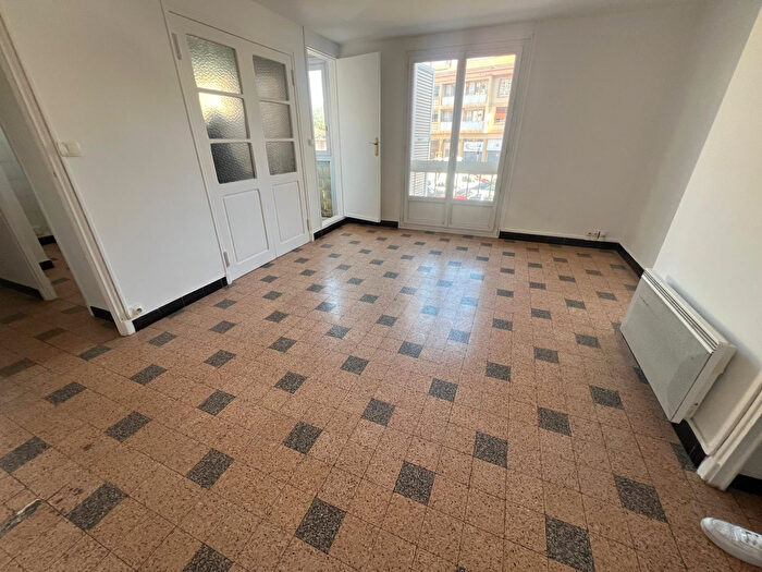 Appartement à vendre - Toulon, Le Port - 2 pièces - 1 chambre