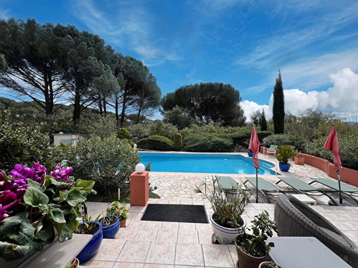 Maison à vendre - Vidauban - 5 pièces - 3 chambres