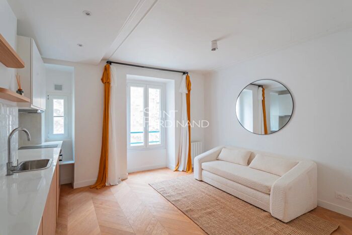 Appartement à vendre - Paris e , Grandes Carrières, Clichy - 1 pièce