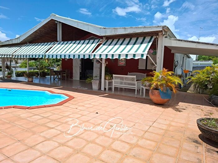 Maison à vendre - Baie-Mahault - 5 pièces - 3 chambres