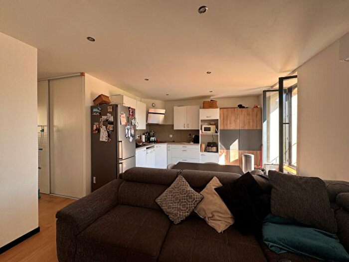 Appartement à louer - Jouques - 3 pièces - 2 chambres