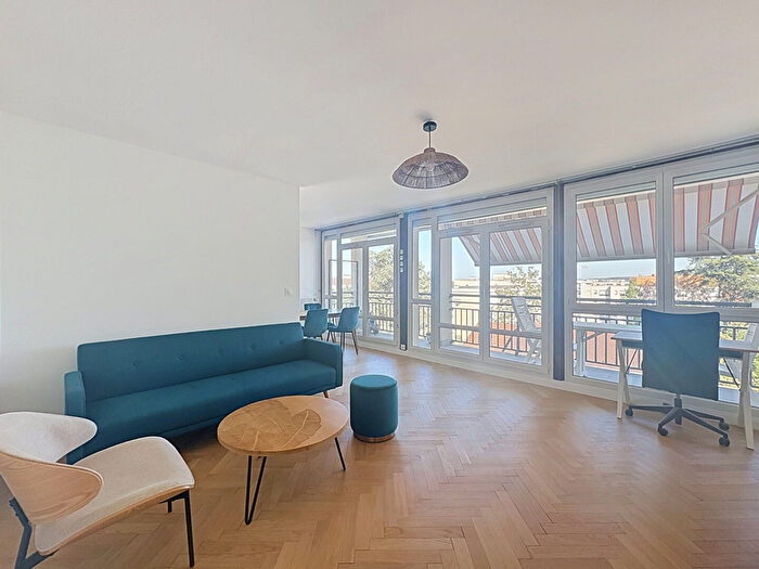 Fontenay-le-Fleury, Hôtel de ville - Appartement 3 pièces à louer